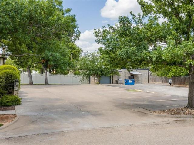 310 W Bluff Street