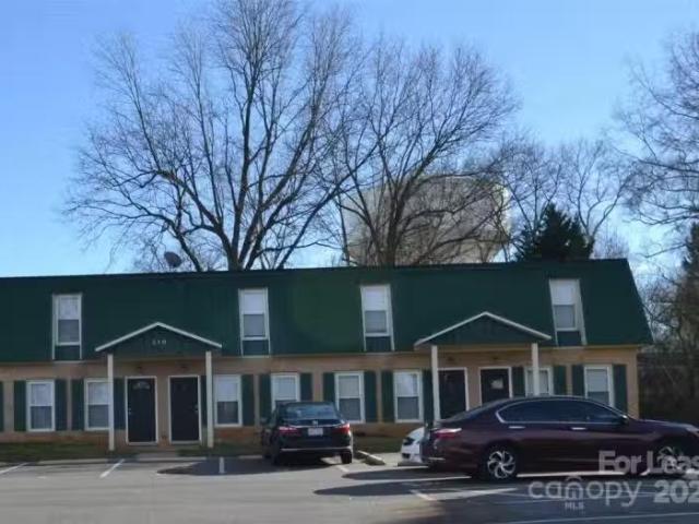 310 W Catawba Avenue, 4, Mount Holly, NC 28120
