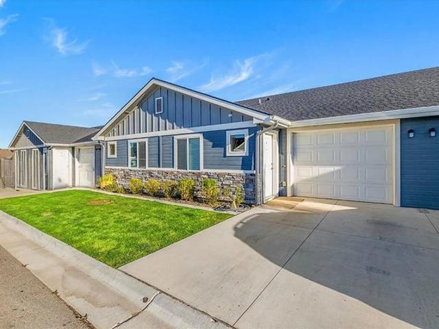 310 W Greenhurst Rd, Nampa, ID 83686