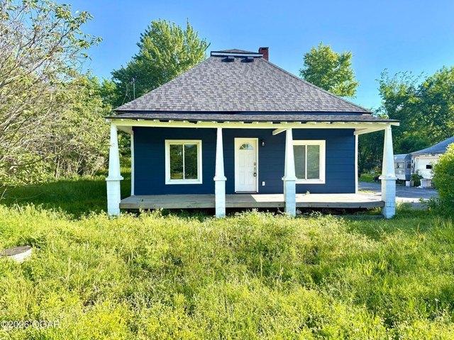 310 W High St, Alba, MO 64830