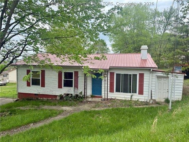 310 Walnut Dr, Hurricane, WV 25526