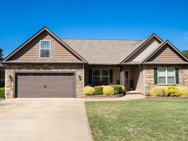 310 War Emblem Dr, Boiling Springs, SC 29316