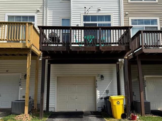 310 White Oak Way