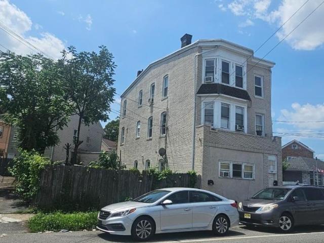 310 Vreeland Ave