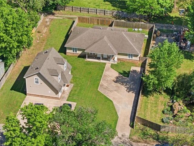 310 York St, Tahlequah, OK 74464