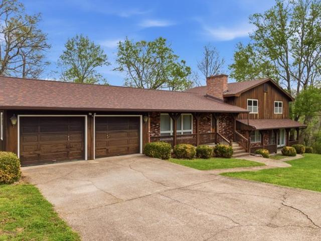 310S E South Oak Crest Dr, Houston, MO 65483