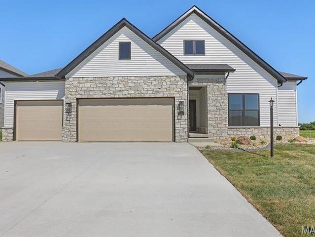 3114 Ashville Dr, Glen Carbon, IL 62034