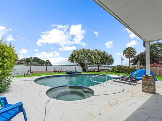 3114 Canterbury Ln, Montgomery, TX 77356