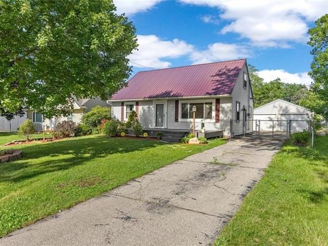 3114 Eastern Ave NE, Cedar Rapids, IA 52402