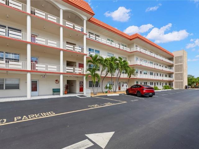 3114 59th St S, Unit 302, Gulfport, FL 33707 | MLS #TB8482