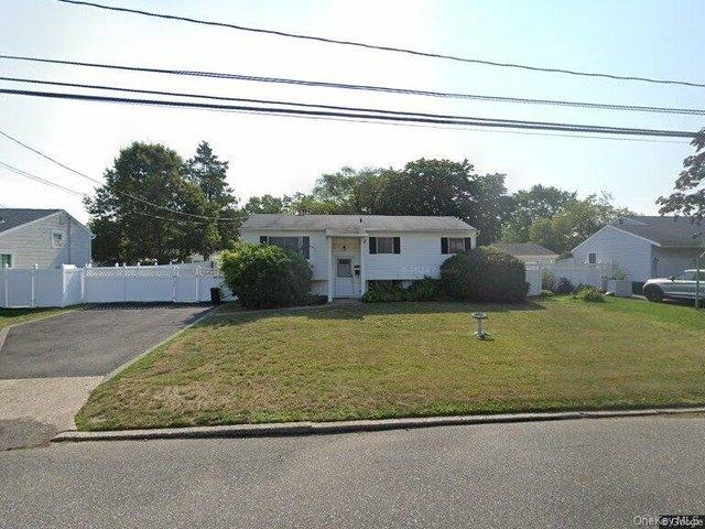 3115 Eagle Ave, Medford, NY 11763