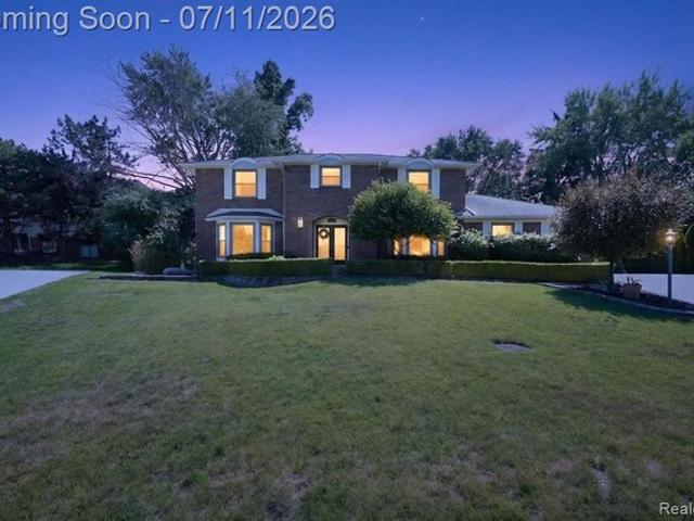 3115 Glengrove Dr, Rochester Hills, MI 48309