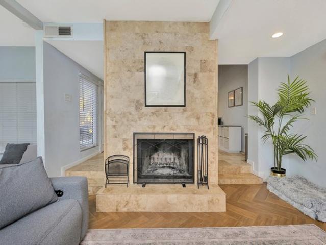 3115 Golden Oak, Farmers Branch, TX 75234
