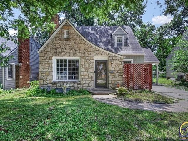 3115 SW 11th St, Topeka, KS 66604
