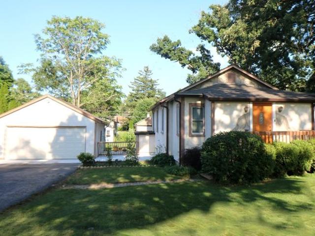 3116 Cedar Ter, Island Lake, IL 60042