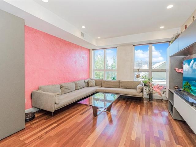 3116 Emmons Avenue, Unit 4