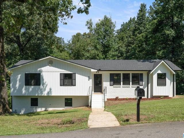 3116 Teresa Dr, Fultondale, AL 35217