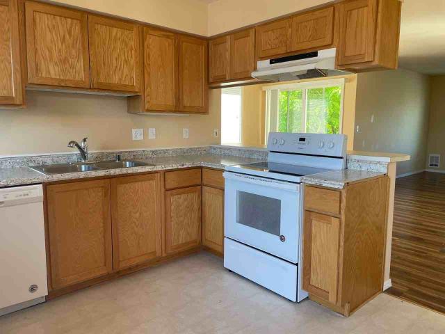 3117030 2 Bedroom Apartment for Rent at 1616 32nd St, Everett, WA 98201 Port Gardner