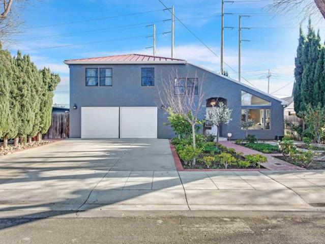 3117 Maddux Dr, Palo Alto, CA 94303