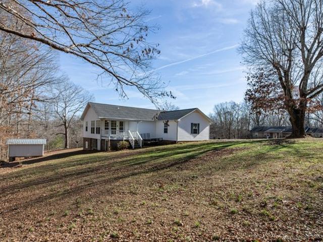 3117 Country Side Dr, Centerville, TN 37033