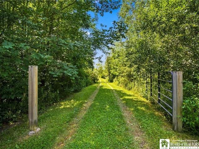 3117 W Oak Hill Rd, Jamestown, NY 14701