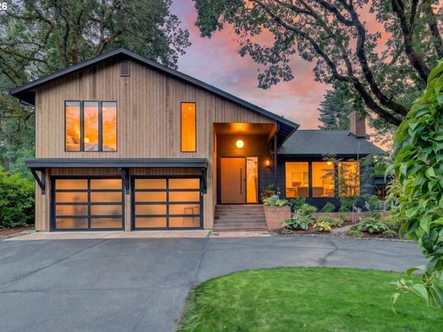 3118 NE Royal Oaks Dr, Vancouver, WA 98662