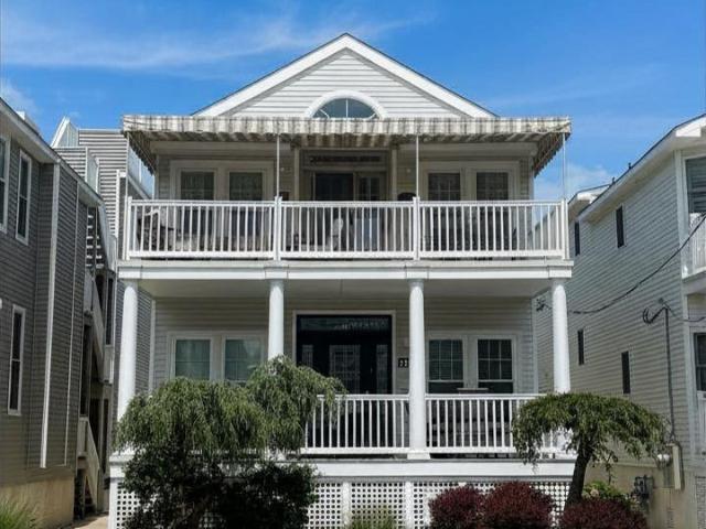 3118 Asbury Ave