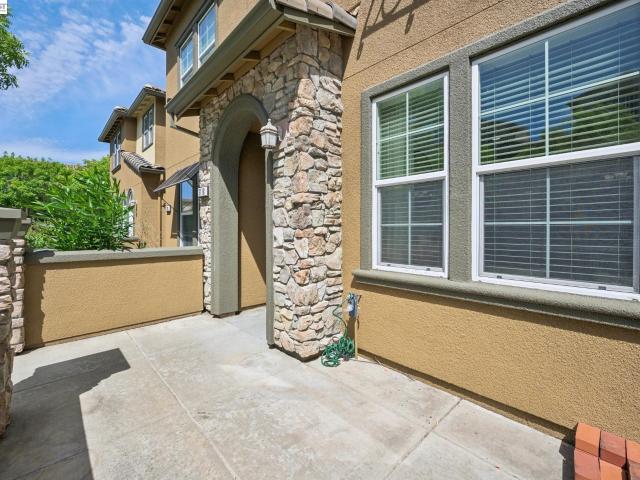 3118 Fioli Way