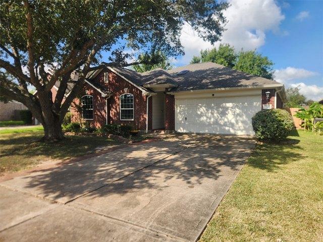 3118 Glen Cullen Ln, Pearland, TX 77584