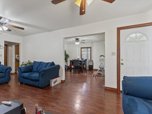3118 W Fairmount Ave