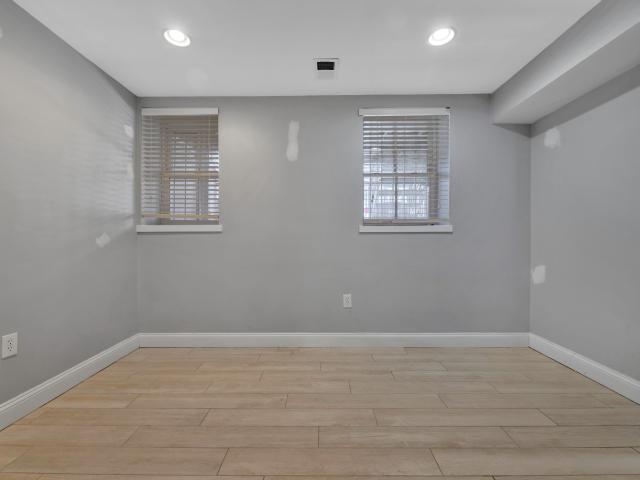 3118 13th St NW, 1 bed, 1 full bath