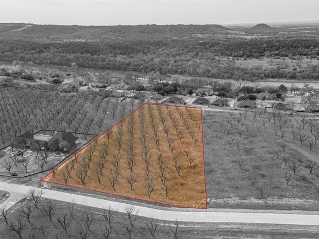 3119 E Landings S, Granbury, TX 76049