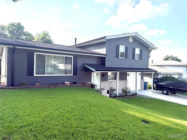 3119 Rock Crest Dr, Saint Louis, MO 63125