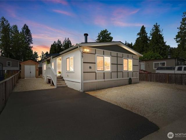 31108 3rd Ave Trlr 327, Black Diamond, WA 98010