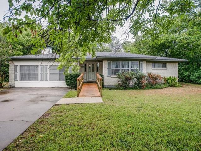 3110 Heather Ln, Denton, TX 76209