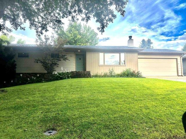 3110 11th Ave, Kearney, NE 68845