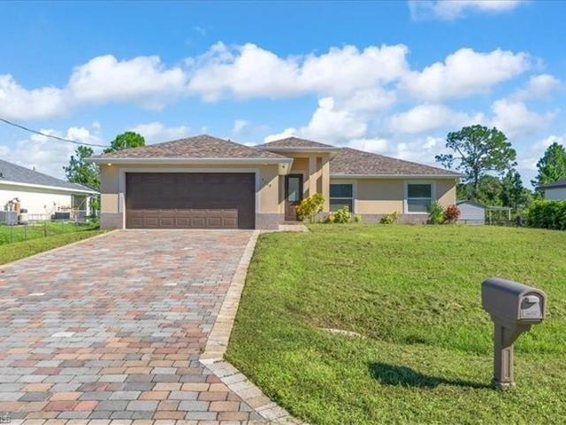 3110 42nd St W, Lehigh Acres, FL 33971