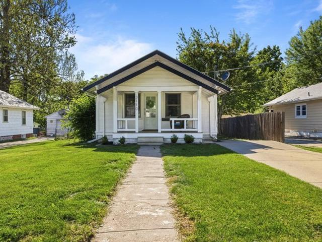 3110 56th St, Des Moines, IA 50310