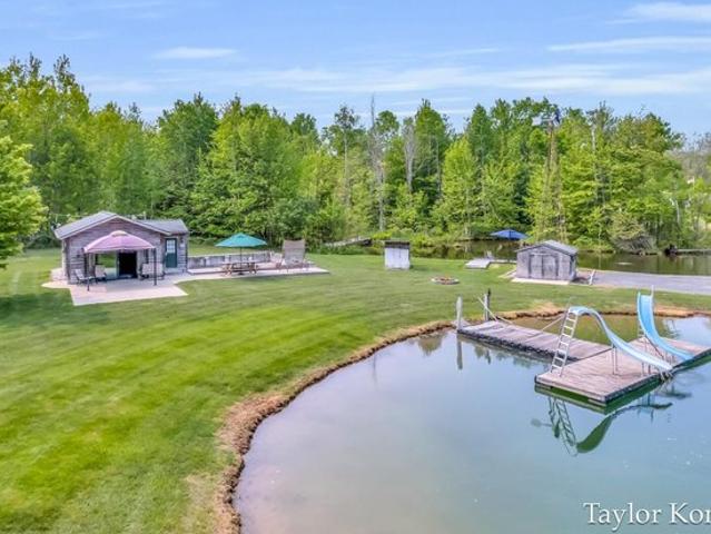 3111 N 128th Ave, Hart, MI 49420