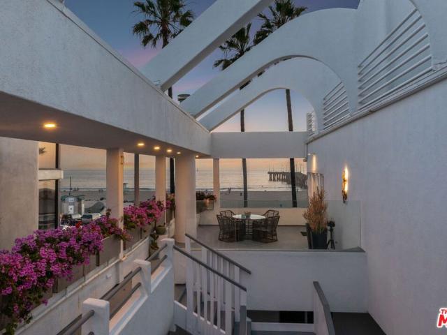 3111 Ocean Front Walk