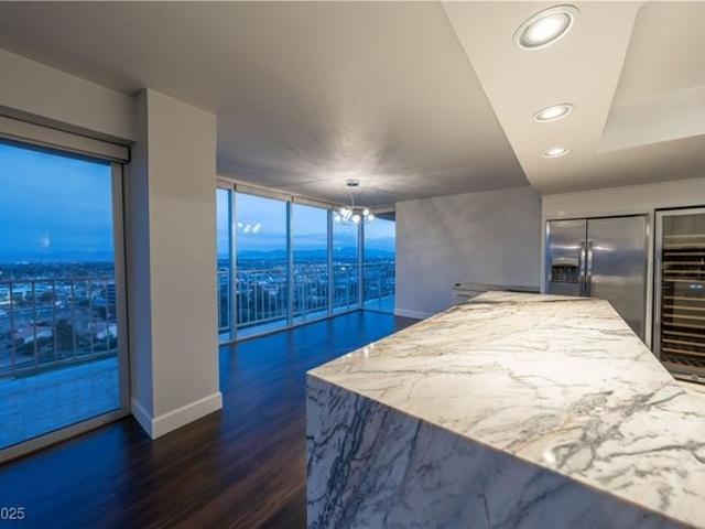 3111 Bel Air Dr Unit 18F, Las Vegas, NV 89109