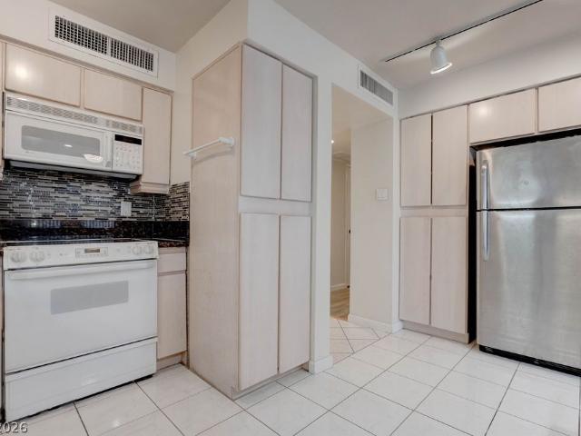 3111 Bel Air Drive 3A
