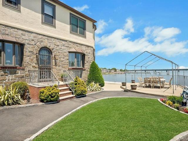 3111 Dare Pl, Bronx, NY 10465