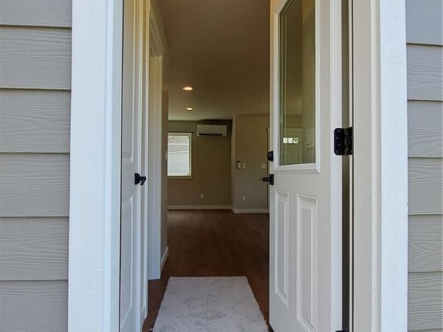 3111 E Camellia Way