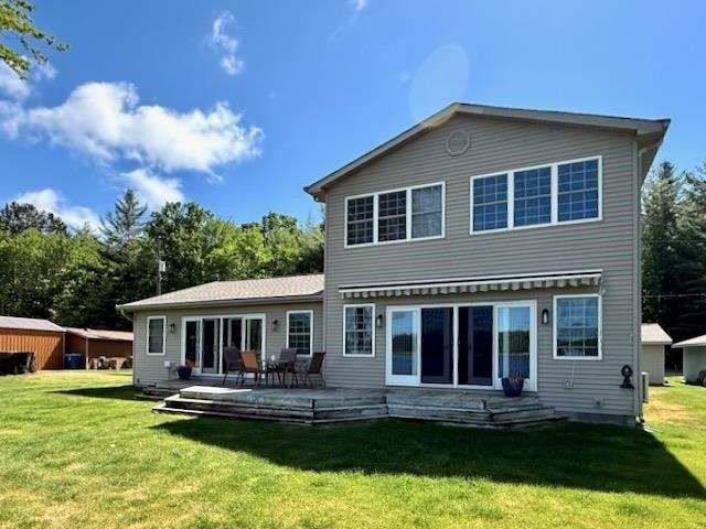 3111 Lakeshore Dr, Gladwin, MI 48624