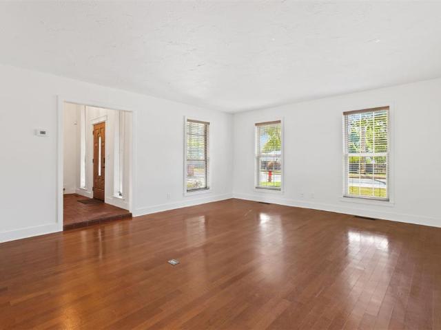 3112 N Eagle Lane