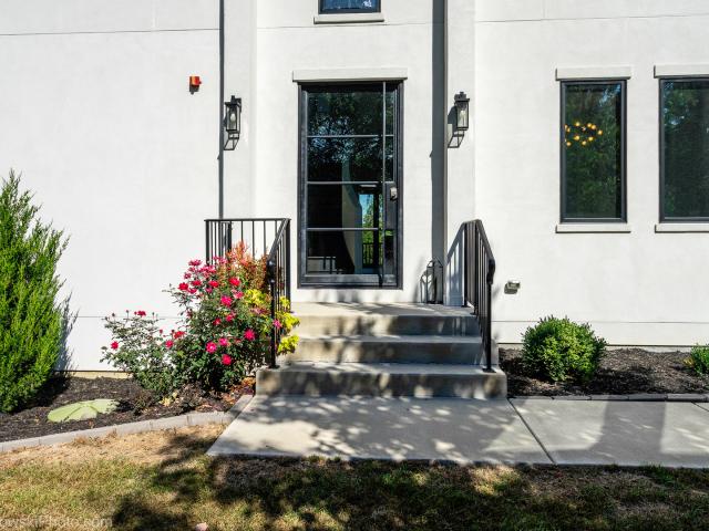 3112 Cara Lane