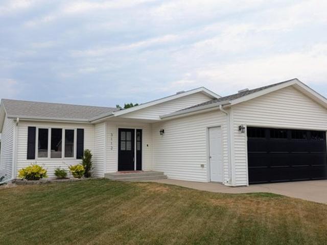 3112 Stonewall Dr, Bismarck, ND 58503