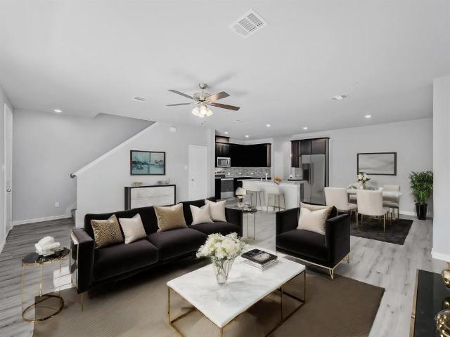 3112 Solana Circle