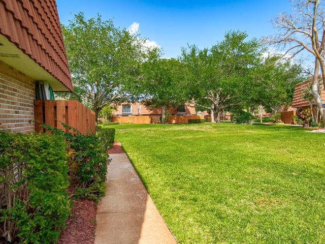 3112 Spanish Wells Dr, Unit 14A, Delray Beach, FL 33445 | MLS #B26012